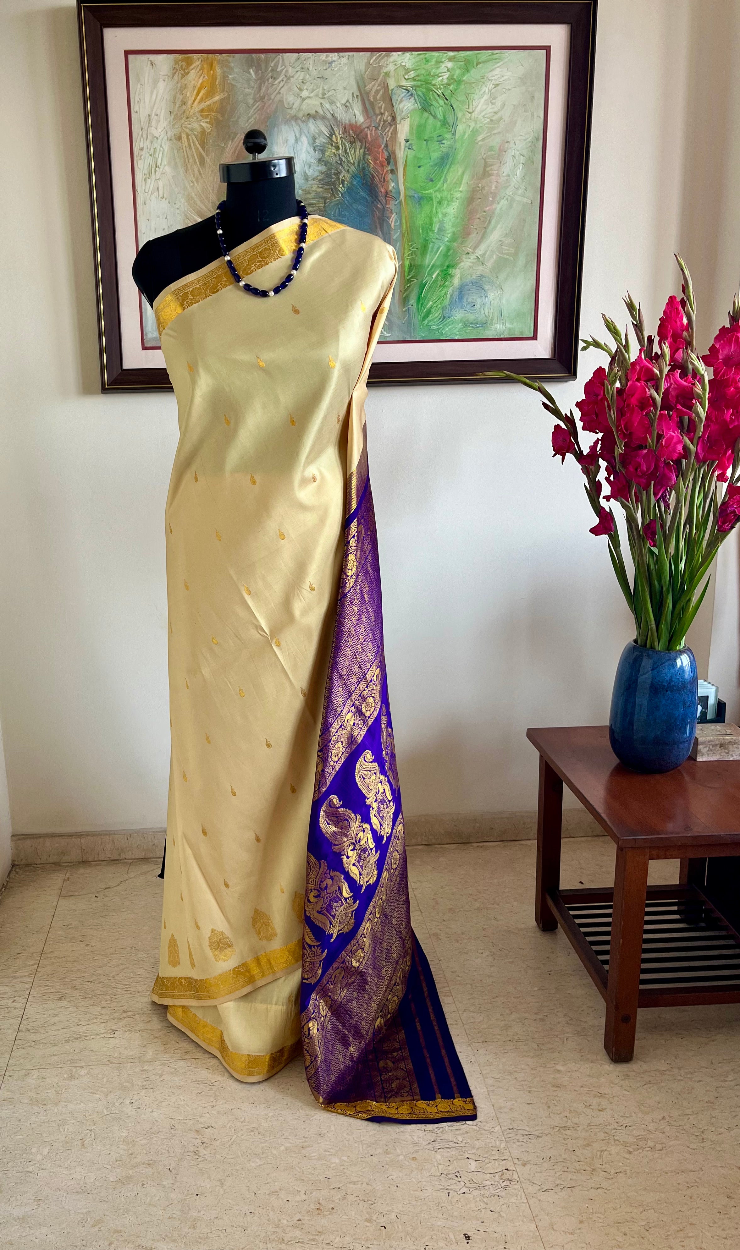SUVIRA - CREAM KANJIVARAM WITH PEACOCK BORDER PURPLE AANCHAL – MOS Preloved